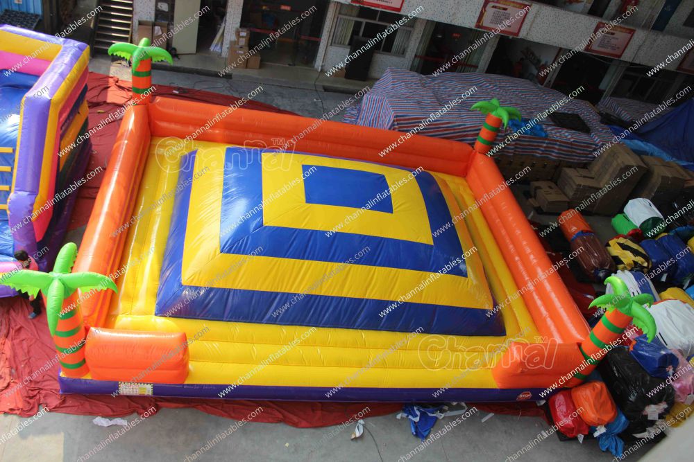 Inflatable King of the Hill Challenge - Channal Inflatables