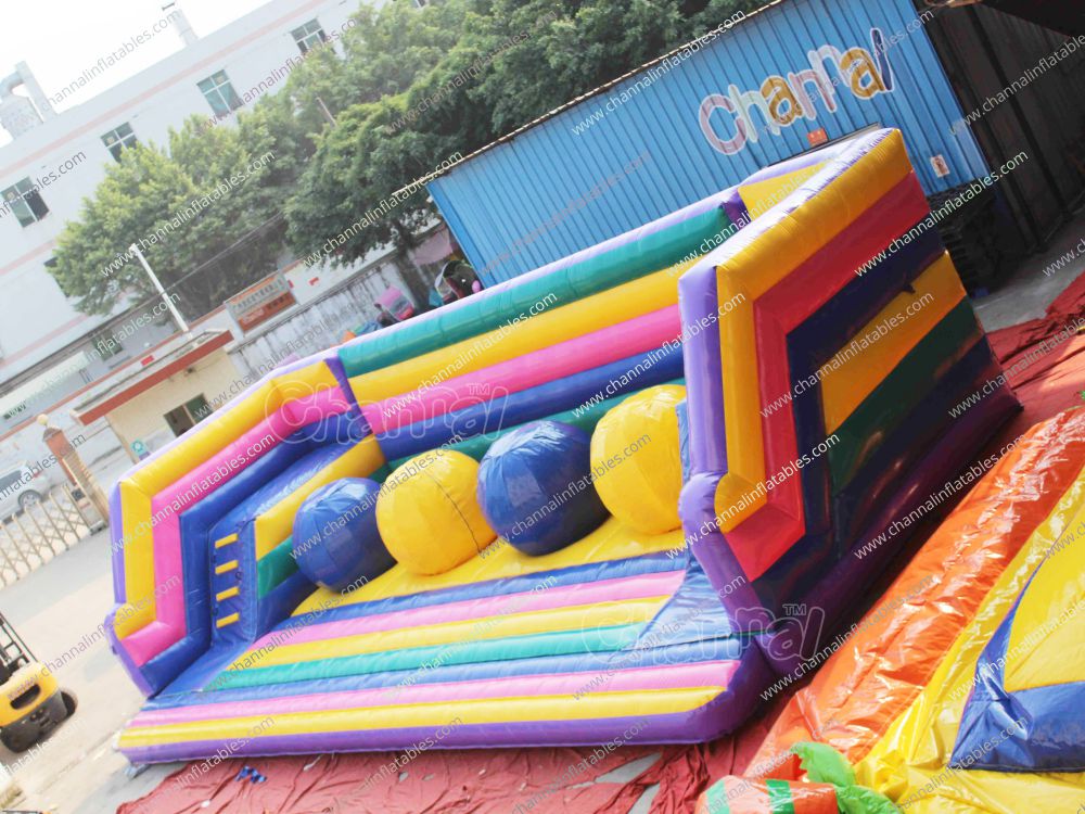 Wipe Out Challenge - Channal Inflatables